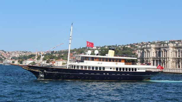 Bilgin classic 160 motor yacht delivered and named M&M